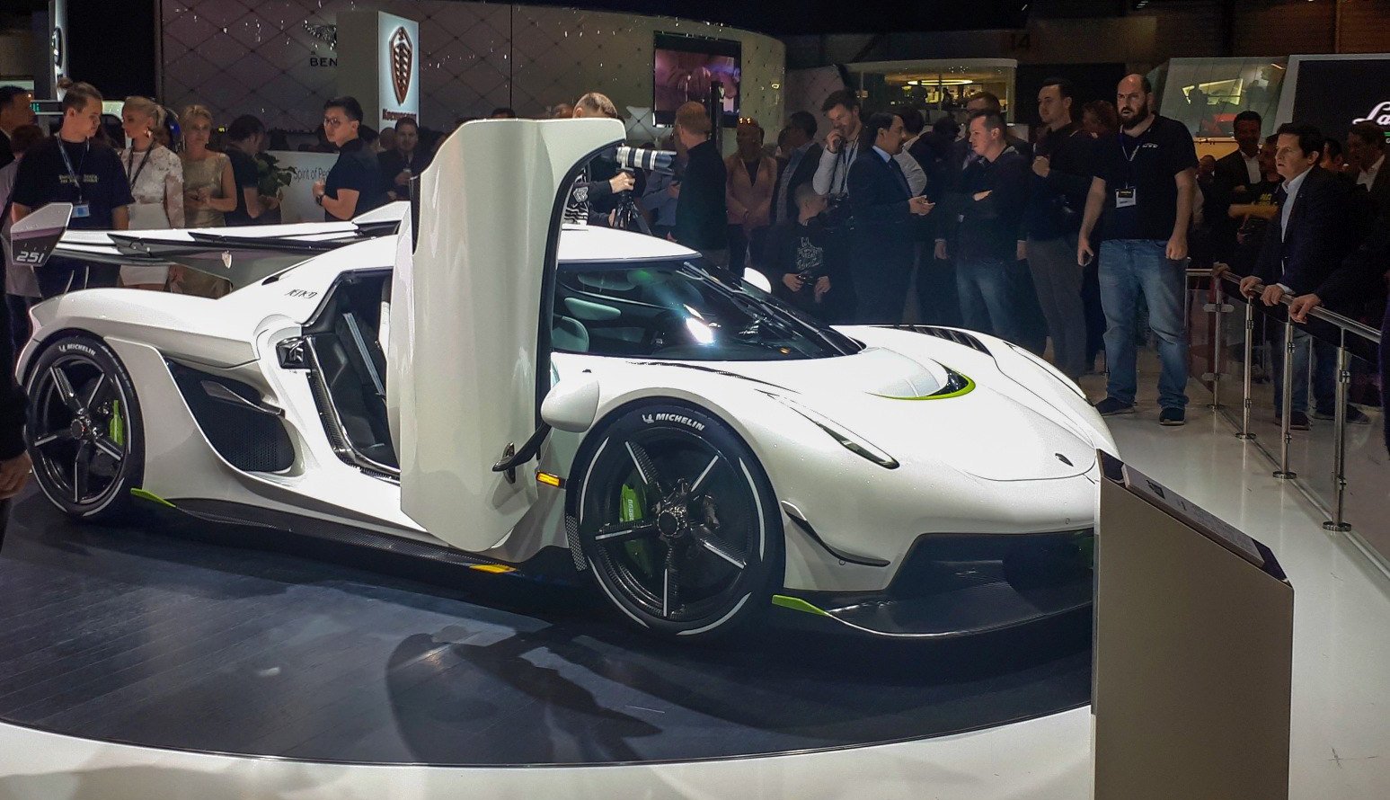 Koenigsegg Jesko technical specifications and fuel economy